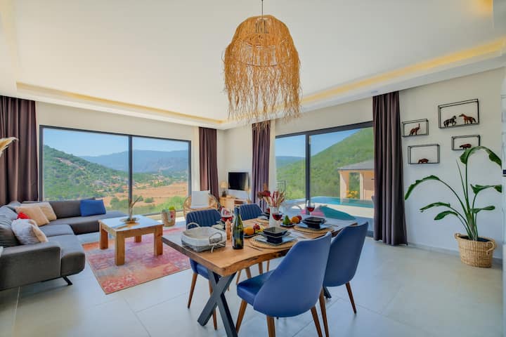 Kaş'a Yakın Köyde Doğada Panoramik Manzaralı Villa - Turkey