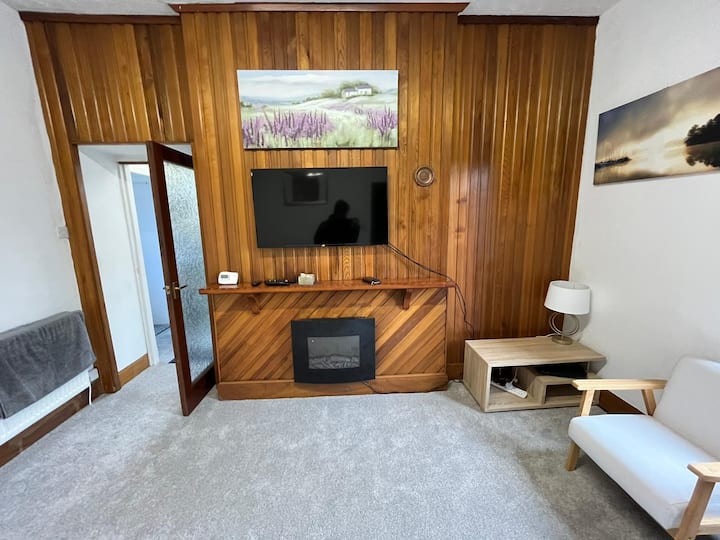 Luxury 1br Near Town & River + Parking + Wifi - Dumfries