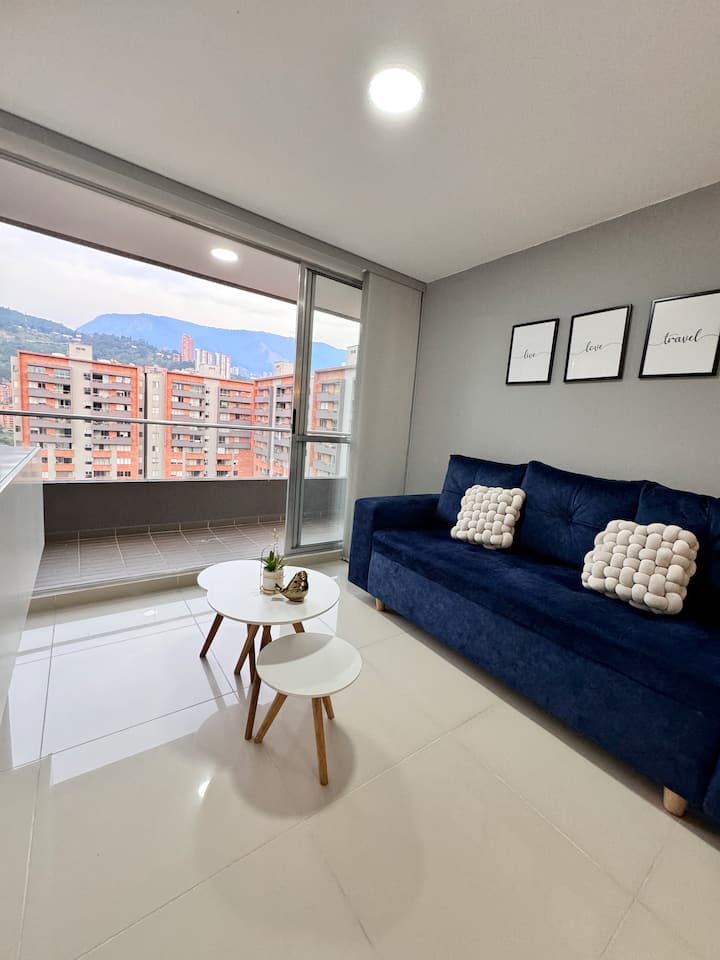 Apto De 3 Hab, Vista A La Ciudad Y Piscina. - Medellín, Colombia