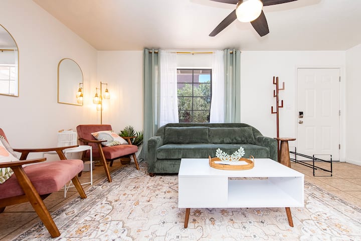 Close Proximity To Uofa, Pet-friendly, Workspace! - Tucson, AZ