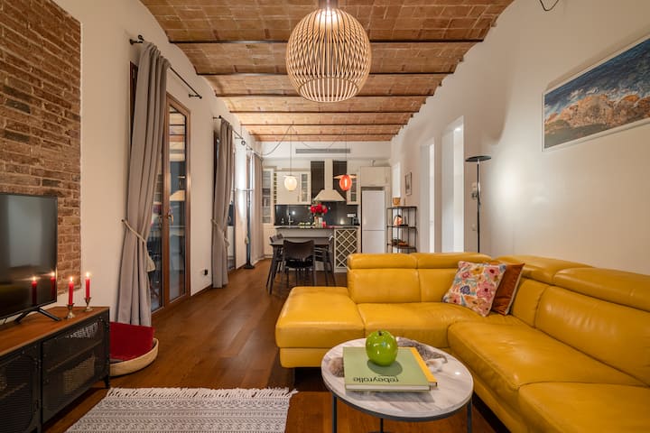 Premium Home · 2 Br 2bth · Sagrada Familia Views - Barcelona