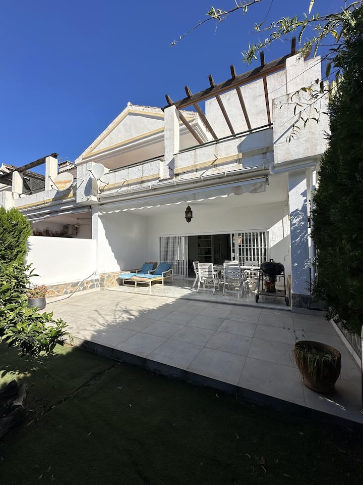 Chalet Con Barbacoa Y Piscina - Benahavís