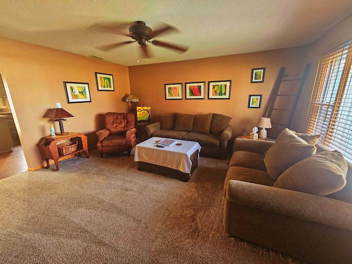 "Ms. Becky's Bungalow" - Knoxville, IA