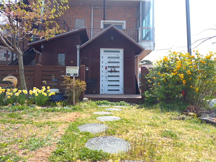 Heidi's Wood House(2f) - Busan