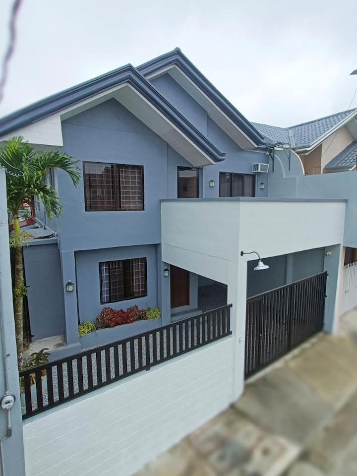 Casa Delantera Karaoke Table Games Pet Friendly - Tagaytay