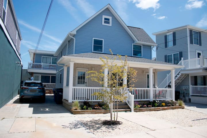 Two Blocks From The Beach! 4 Bedrooms, 2 Bathrooms - Wildwood, NJ