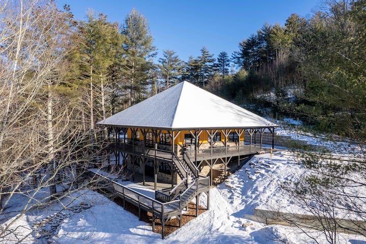 New Luxury Home In Boone Gated Community - Boone, NC