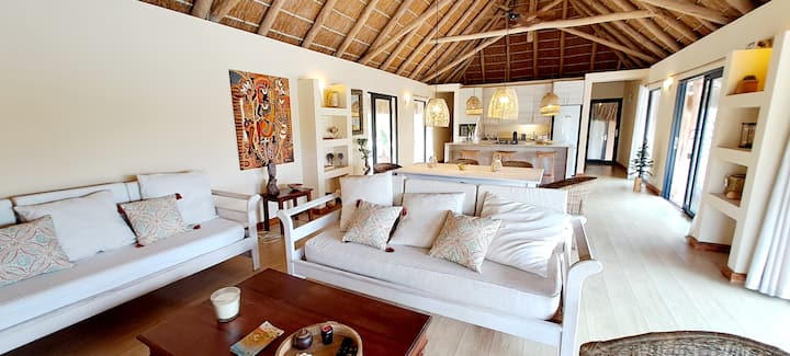 Sunset Villa - Beachfront Villa With Private Pool - Mozambique