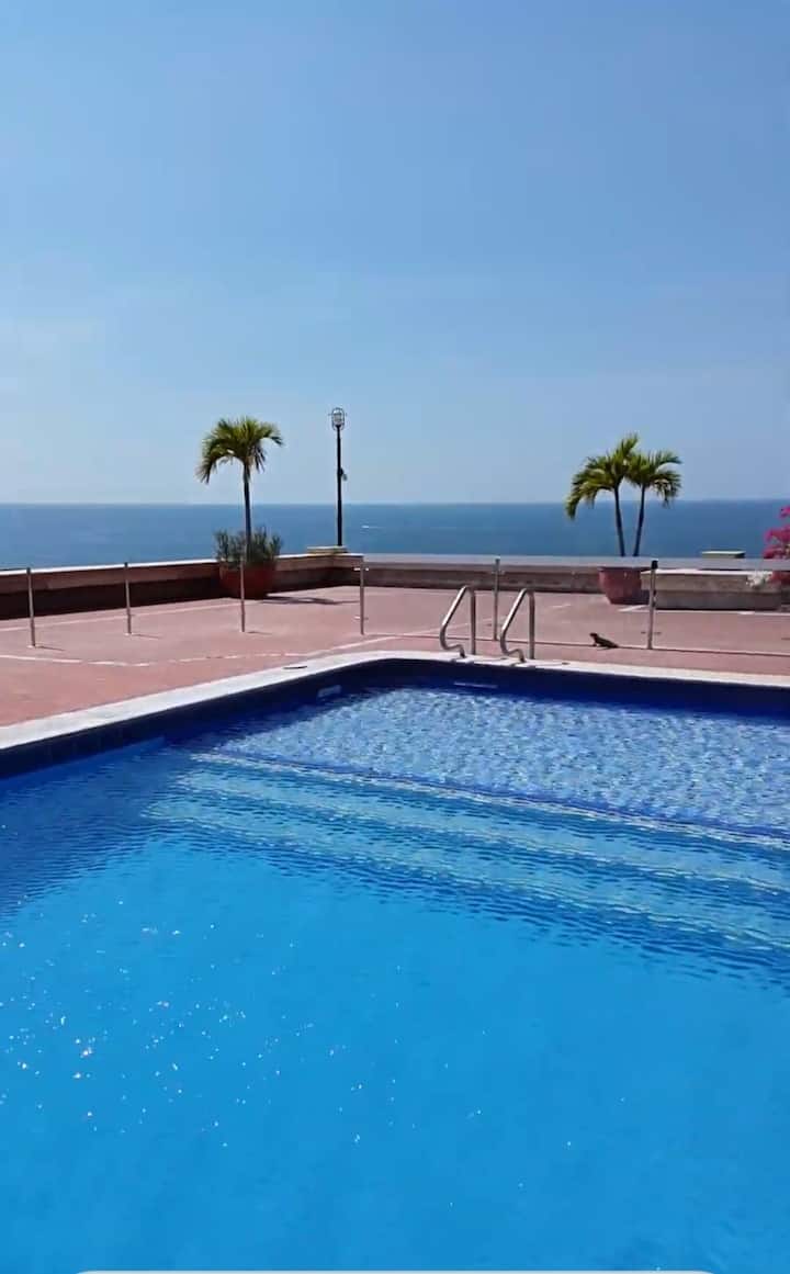 Habitación Linda Vista A Sierra En Apto Frente Mar - Colombia