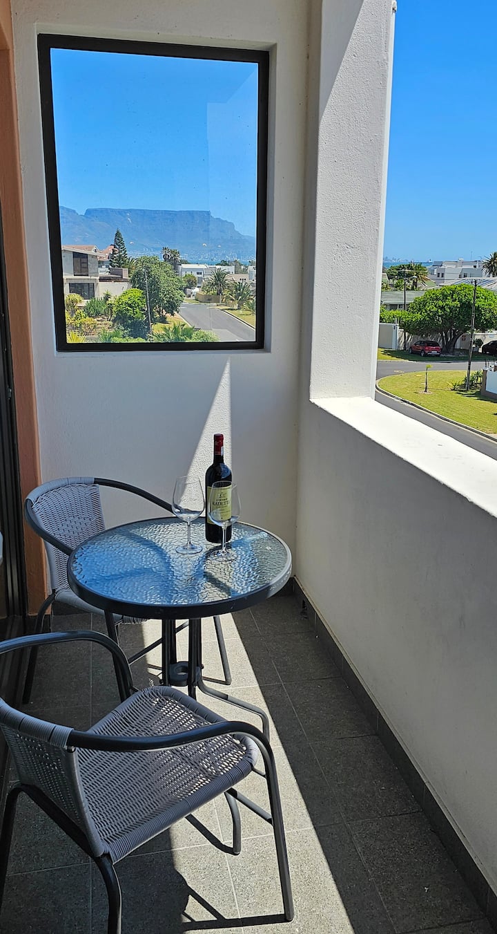 Cc13.2bed/2bath. Beach Apt. City & Mountain Views. - Cape Town