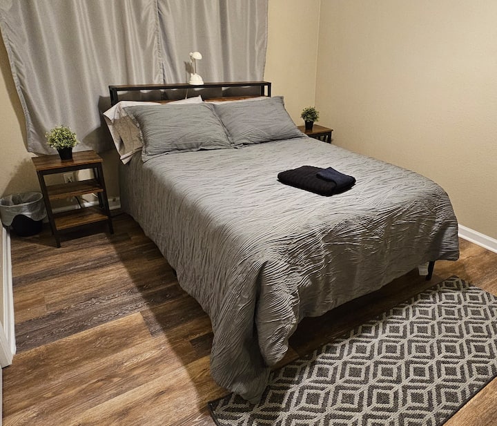 Private 1 Bedroom Guest Suit At The May House - Hillsboro, OR