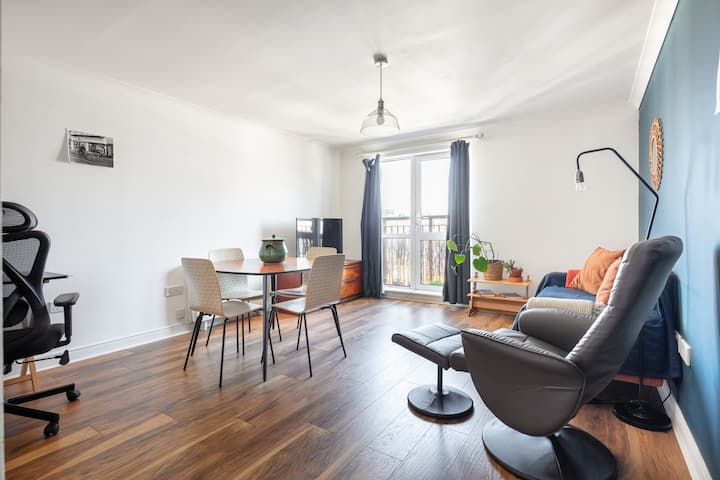 Stay At Orange Flat To Experience East London! - London