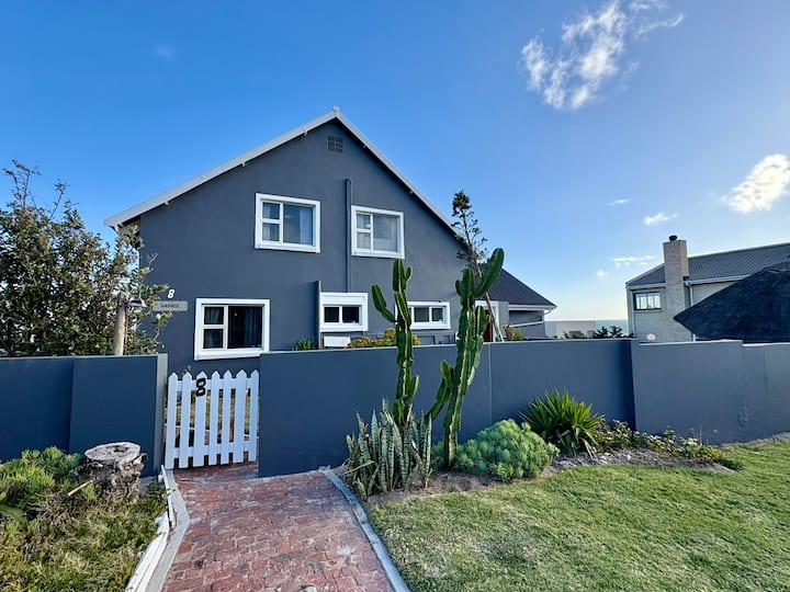 Coveted Oceanfront Home. - Gqeberha