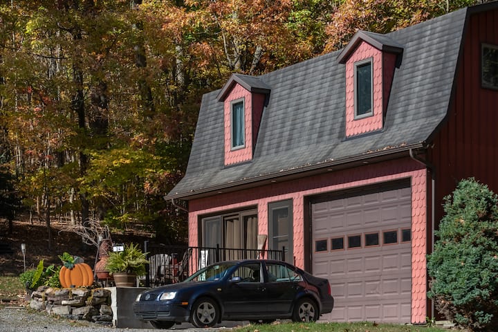 River & Mtn. Retreat |Train Access To Jim Thorpe - Tuscarora State Park, Barnesville