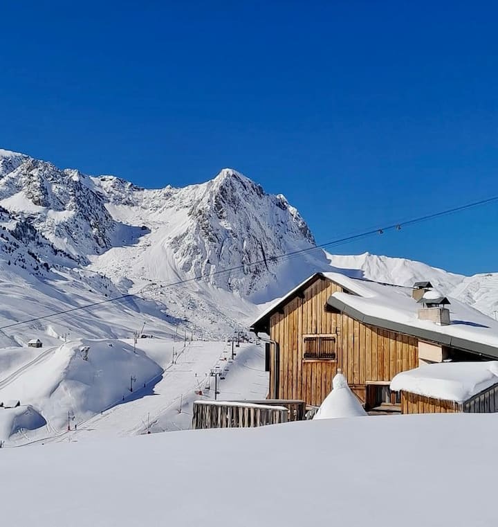 8/10 Personnes, Vue Panoramique, Skis Aux Pieds - Campan