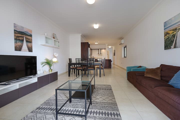Spacious 3br Apartment | Close To Sliema Promenade - Malta