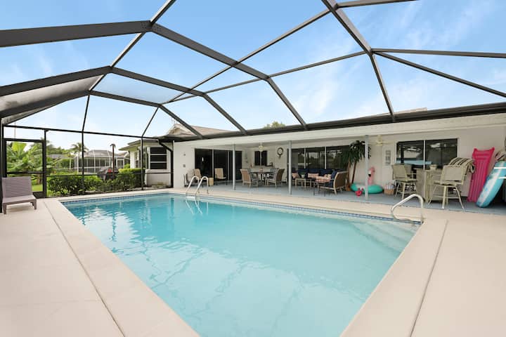 It's Paradise: Casa Canal Raleigh - Cape Coral, FL