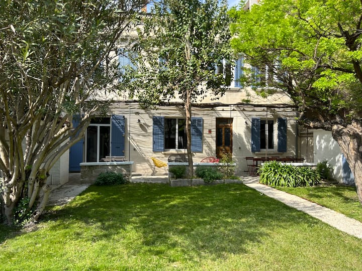 Maison De Caractère Avec Jardin Arboré En Avignon - アヴィニョン
