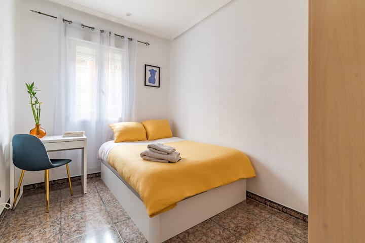 Nice Room 10min Away Reina Sofia - Madrid