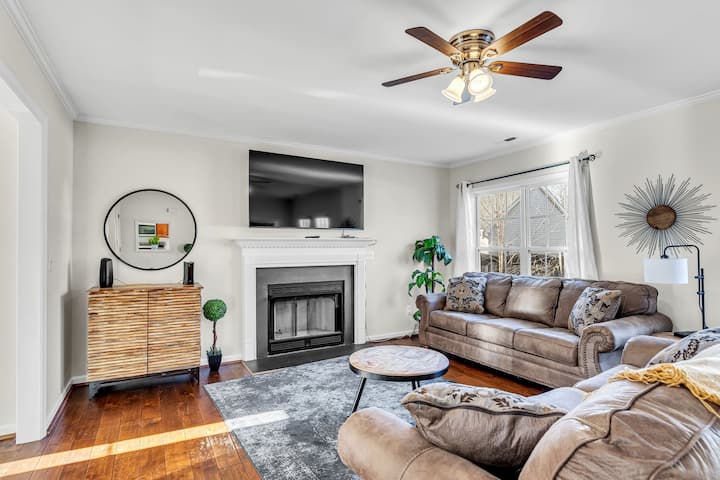 Home W/ 6 Beds - Near Hospital - Lewisville, NC