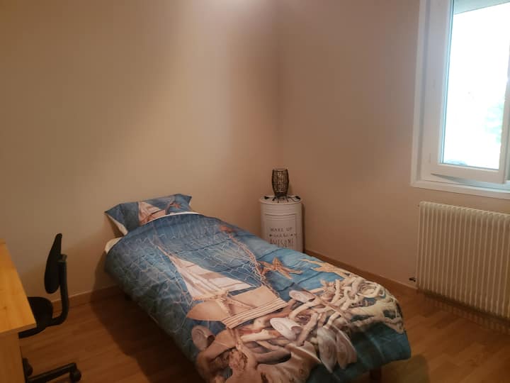 Chambre Single Dans Maison Plain Pied - Orleans