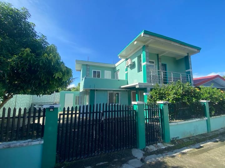 The Green House.  Aircon Room With Private Balcony - Sorsogon City