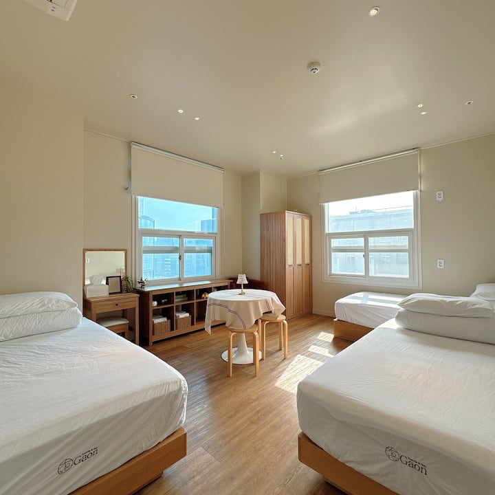 Stay Gaon #10 부산 남포동 하버뷰 감성숙소 [트리플룸] 객실 외부 전용욕실 - Busan