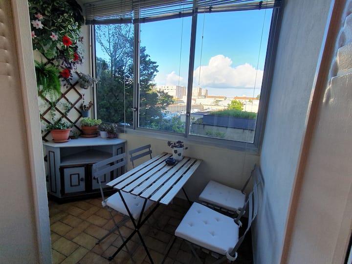 Apart T2 Entier Avec Un Garage Gratuit Sur Place - Lyon