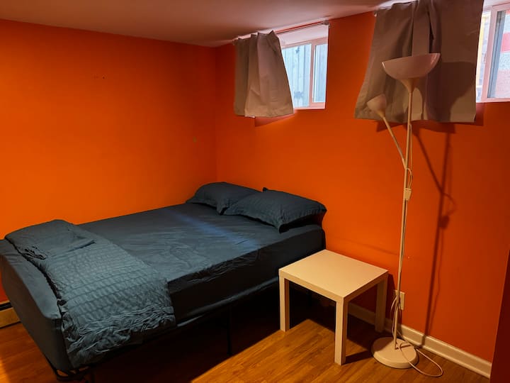 East Rock Grad Student House - Connecticut