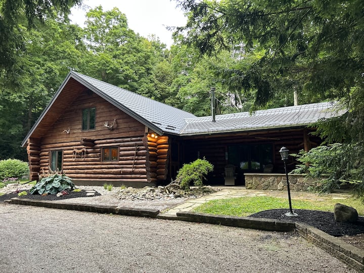 Beautiful Bayfield Log Home - Bayfield