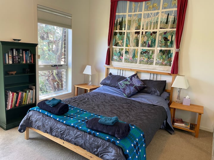 Peaceful & Spacious Garden Apartment - Canberra