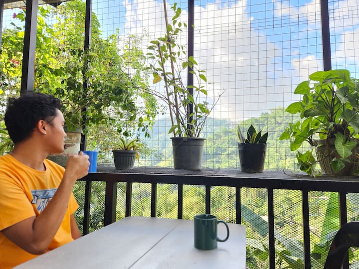 Couple/ Barkada Unit Ext4, 2-3 Pax, W/ Balcony - Itogon