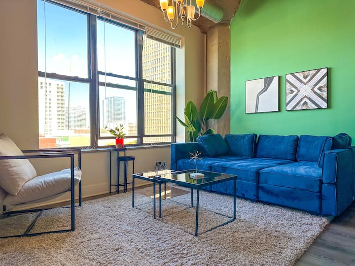 Modern 2br W/ Skyline View | Near Mccormick & Park - New City - Chicago