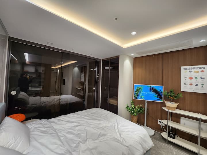 [강남!서초]신축#풀옵션#한강#맛집#스탠바이미Tv #지하철6분#공항버스4분#예술의전당 - Seoul