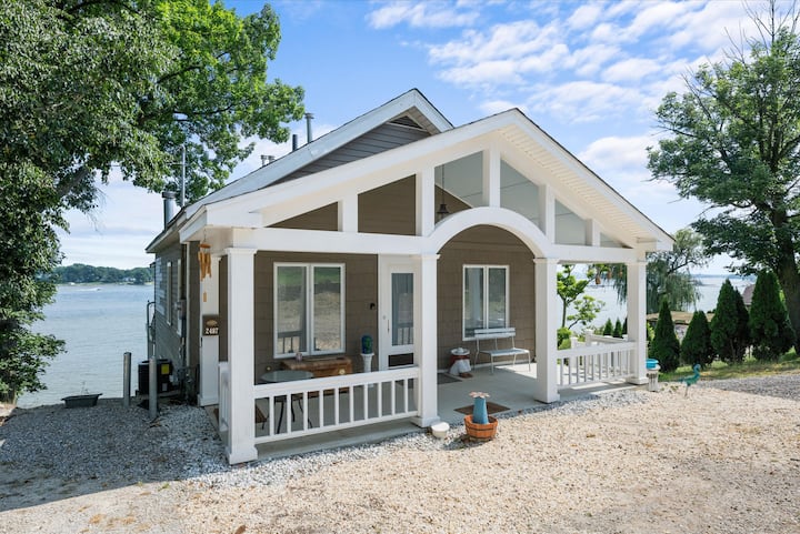 Riverside Calm - A Birdwatcher's Paradise - Toledo, OH