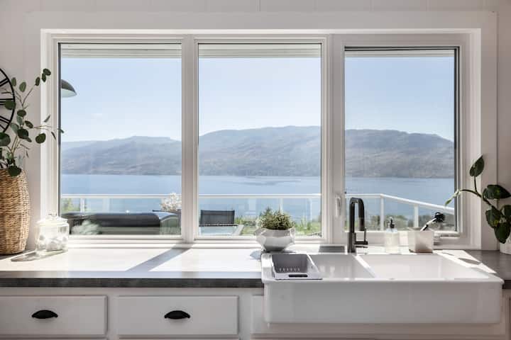 Magical Lake View - Peachland