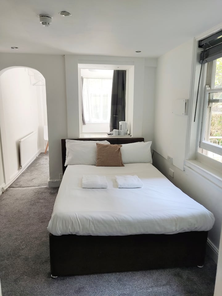 Central Wave - Family Room 3 Guests - Brighton