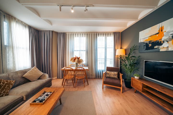 Stylish 2 Br Apt At Heart Of Galata, W/ Balcony - Estambul