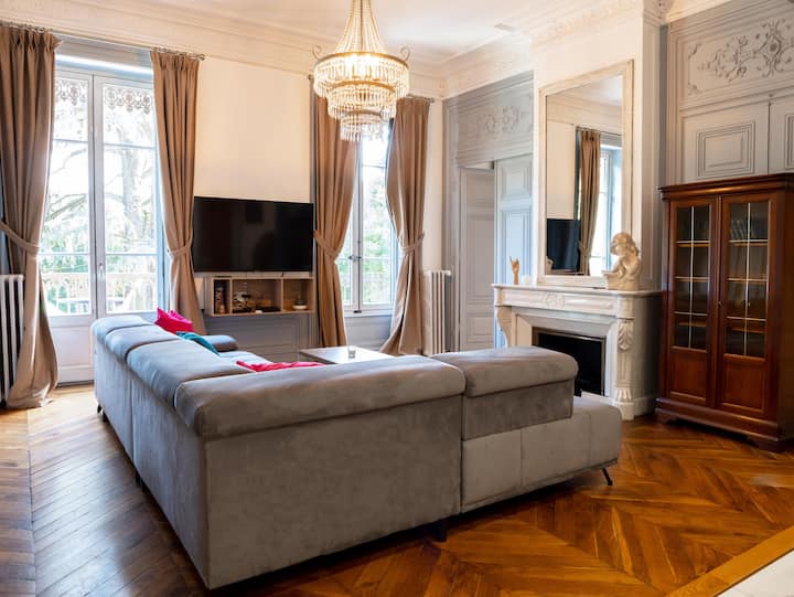 Appartement 100m² D'élégance Au Sein D'un Château - Lyon