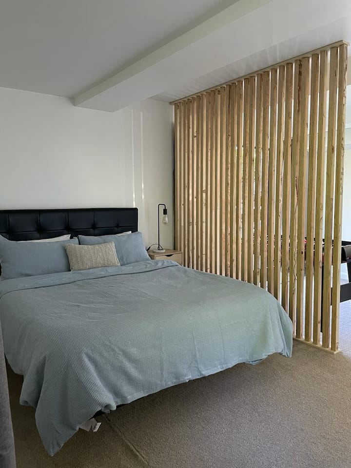 Peaceful Studio Escape With Stunning Mountain View - Rotorua