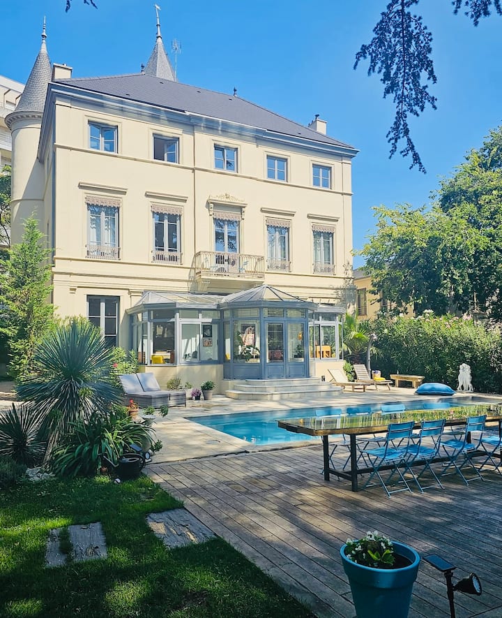 Rare En Ville! Chateau 8/10 Guests- Parc-piscine - Lyon
