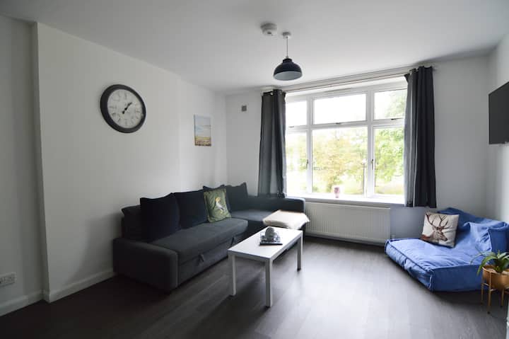 Contemporary 3 Bedroom Flat - Kirkcaldy