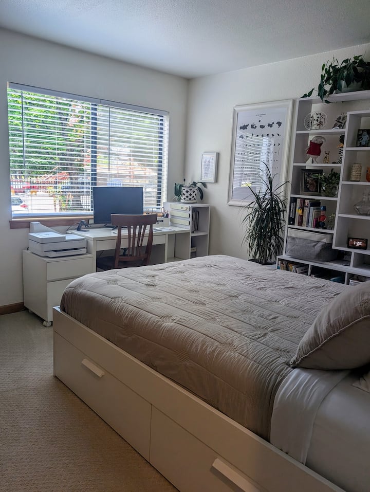 Downtown Portland Poolside Condo With Hot Tub. - Oregon