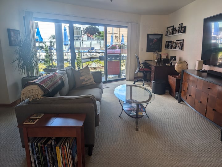 Downtown Portland Poolside Condo With Hot Tub. - Portland, OR