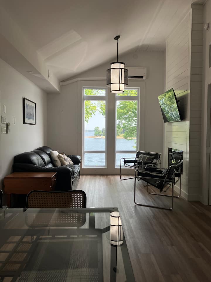 Modern 2br W/ King + Ocean View - Lunenburg