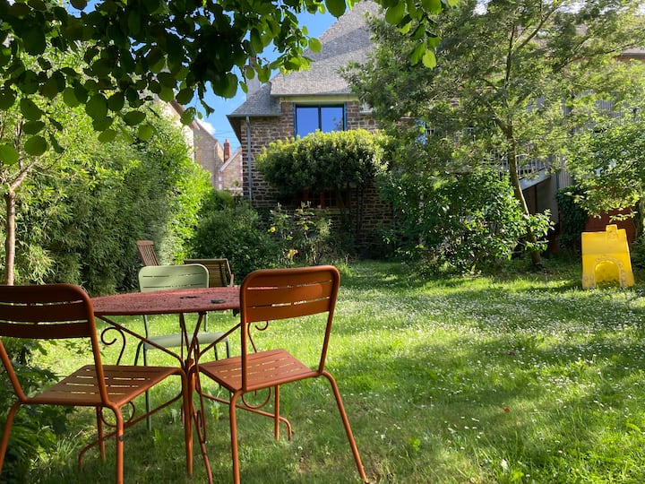 Maison Très Lumineuse Avec Jardin - Rennes