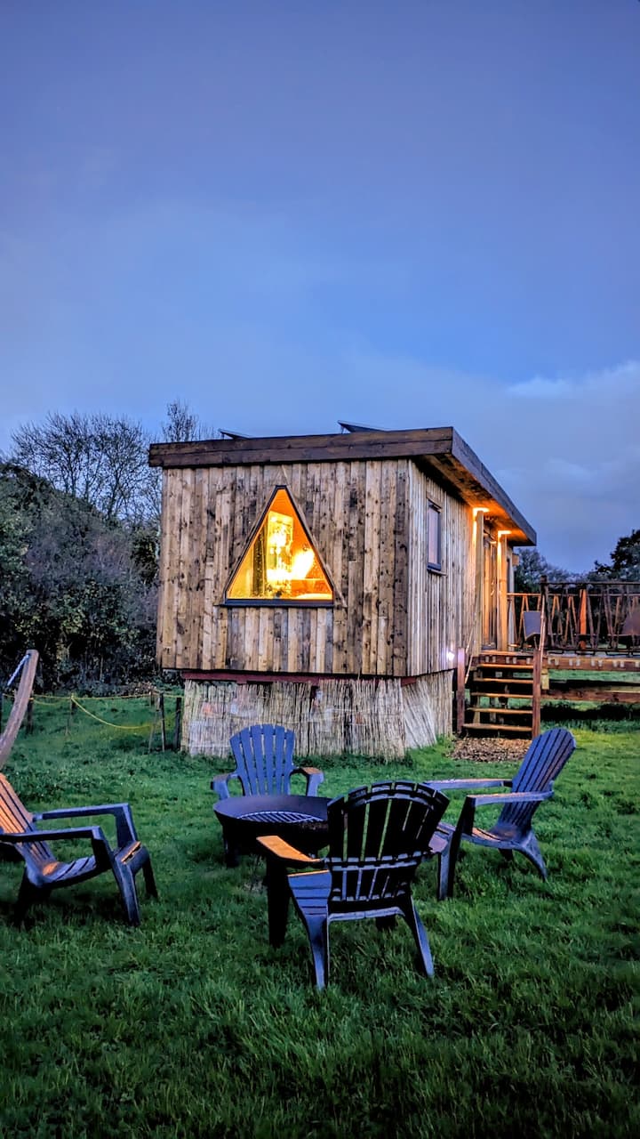 Luxury Sussex Eco-cabin - 'The Vacationist' - Uckfield