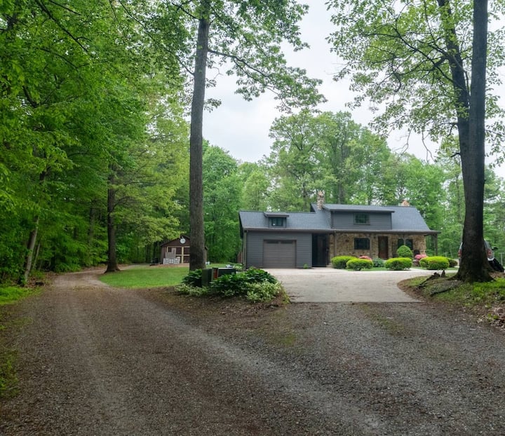 Kevin's Hideaway- By Gettysburg & Carlisle - Pine Grove Furnace State Park, Gardners