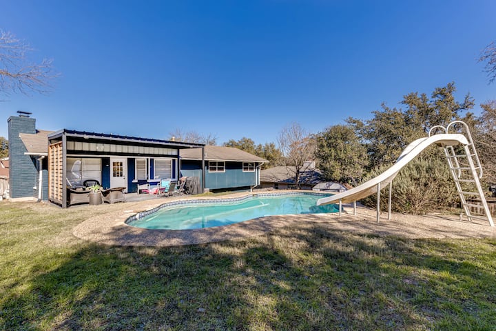 Cute Home With A Backyard Pool - San Antonio