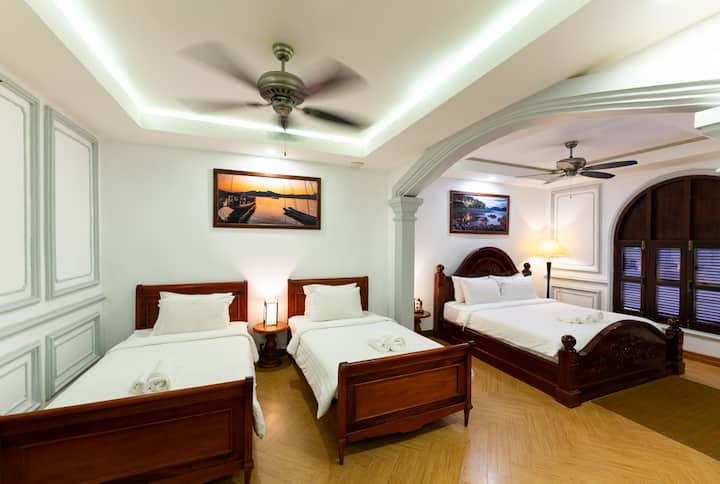 Charming Colonial Family Room - Luang Prabang